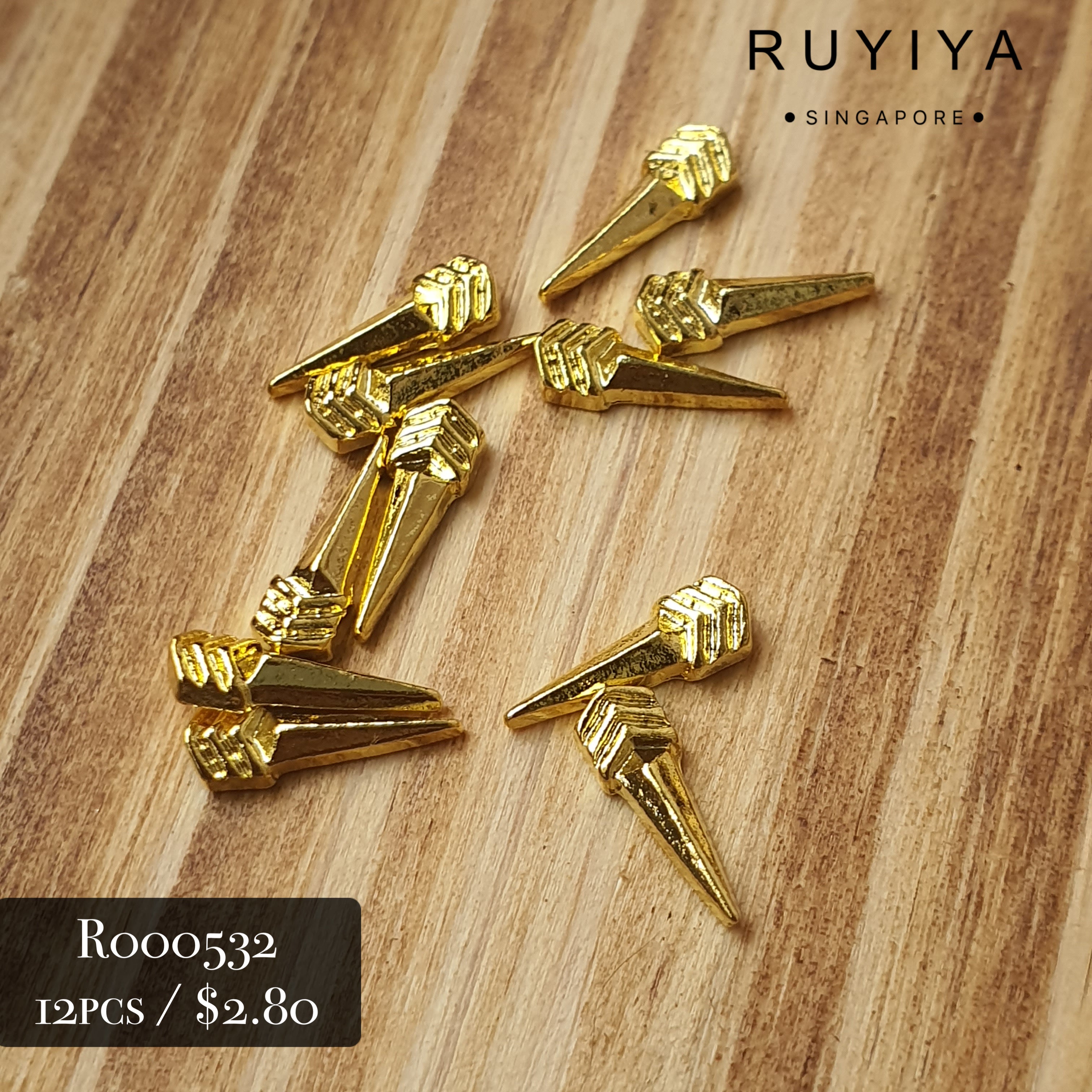 GOLD ROYAL POINTED RIVET R000532 – Nail Wonderland